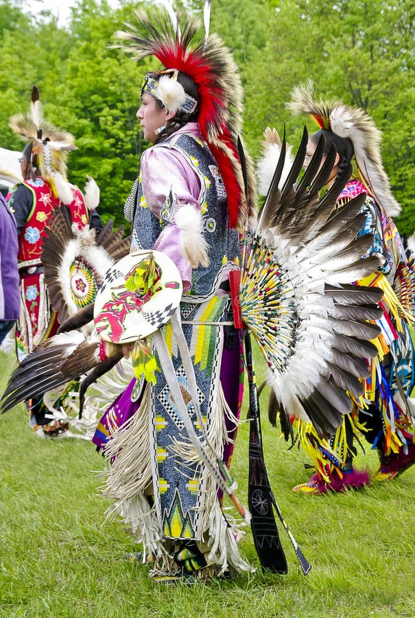 Pow Wow Dancers editorial photography. Image of spiritual - 19996967