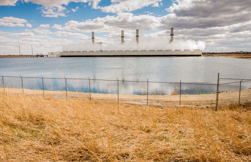 Power Plant and Cooling Lake Editorial Stock Photo - Image of illinois ...
