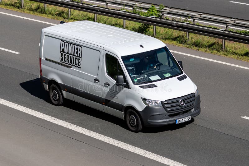 Power Service van editorial photo. Image of hauler, company - 248551141