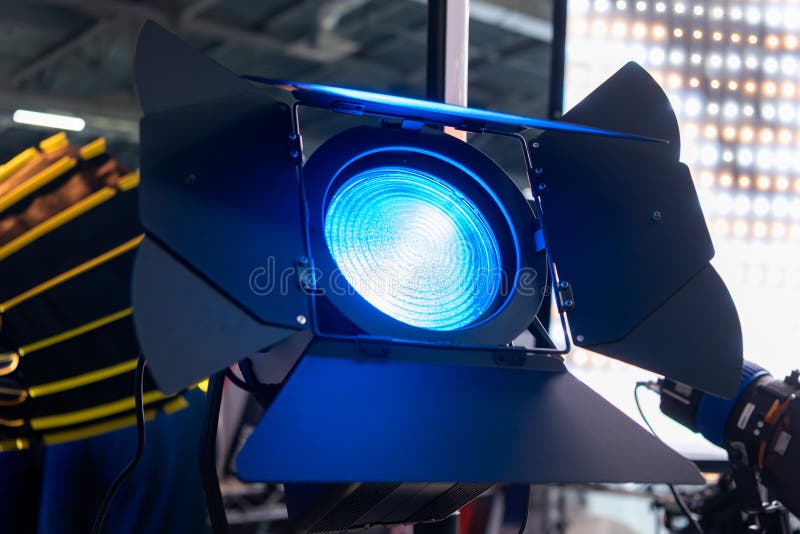 Powerful Cold Blue Light Source. Constant Light Spotlight. Narrow Beam ...
