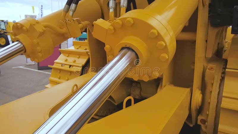 Powerful Hydraulic Pumps that are Controlled by Turning the Bucket in ...