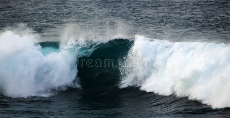 Powerful Ocean Wave Breaking Stock Photo - Image of propagate ...