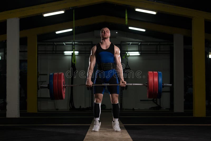 Powerlifter-Mann Deadlift-Wettbewerb Stockbild - Bild von kreuz, stärke ...