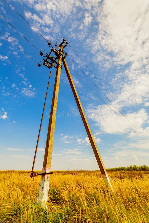 Powerline and cloudy sky stock photo. Image of infrastructure - 33162600