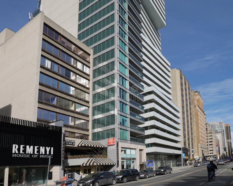 Prédios De Apartamentos Modernos, Toronto Imagem de Stock Editorial ...
