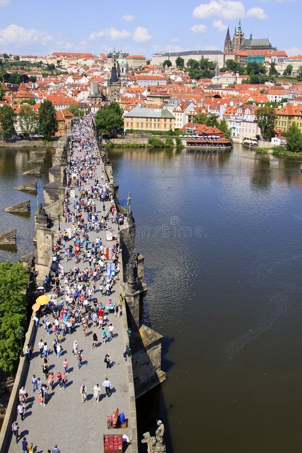 Praag, de brug van Charles redactionele stock afbeelding. Image of ...
