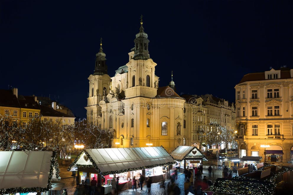 Praag De Kerk Van St Nicholas Redactionele Afbeelding - Image of ...