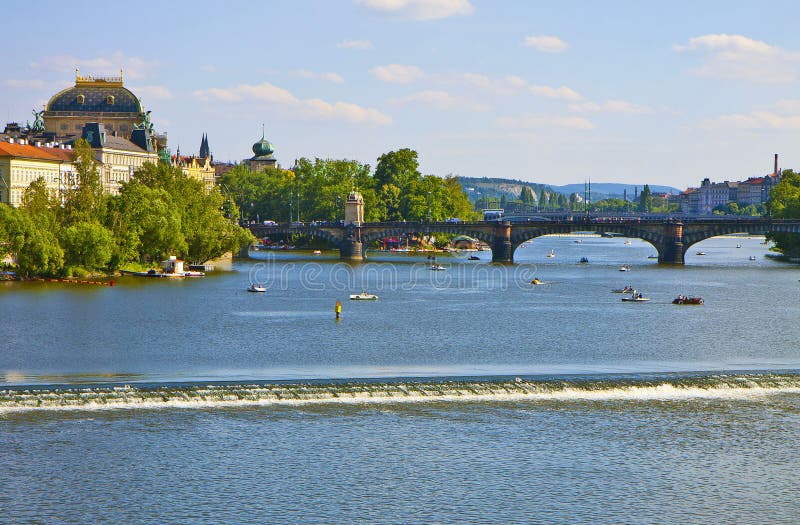 Praag, rivier Moldau stock afbeelding. Image of reis - 42038061