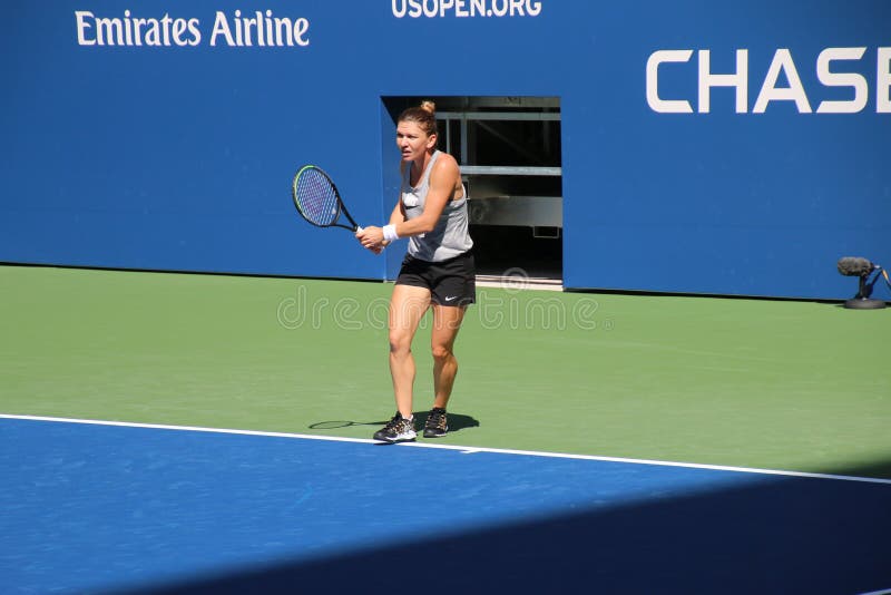 Simona Halep editorial stock photo. Image of practice - 157508063