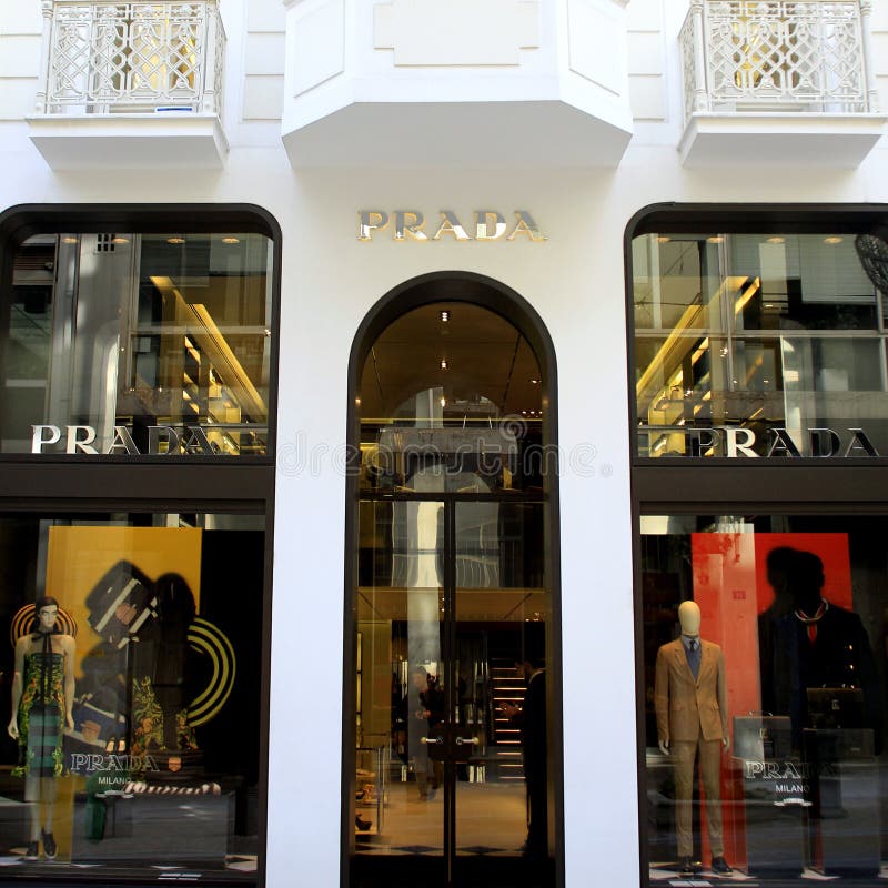 Prada Kaufen An Der Galerie Vittorio Emanuele II Piazza Duomo In ...