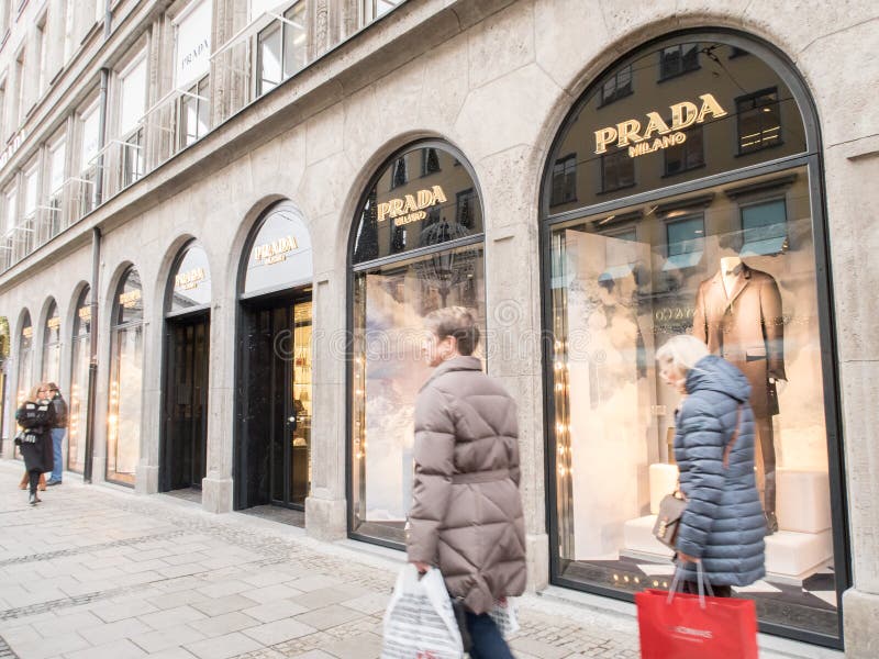 Prada Milano editorial photo. Image of shoppers, customer - 48044486