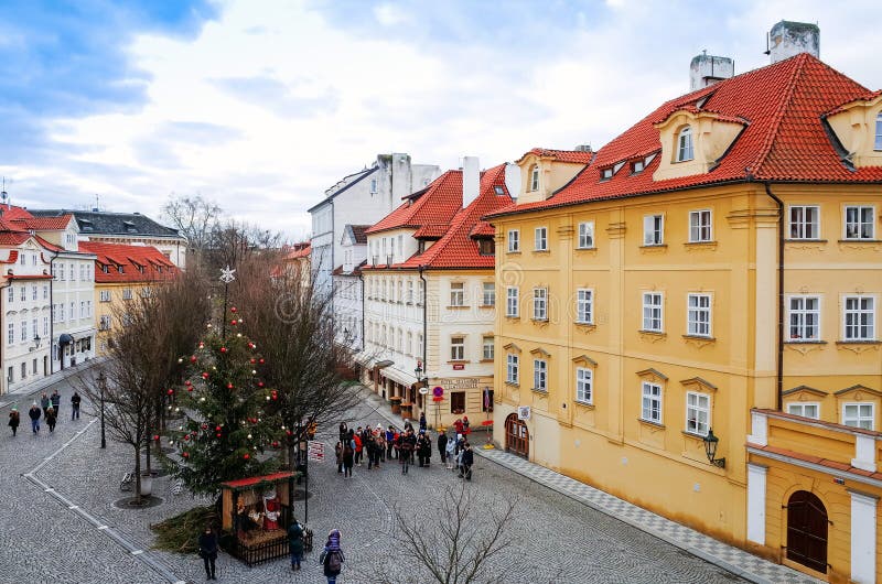 Praga RepÚblica Checa 23 De Diciembre Opinión Hermosa De La Calle