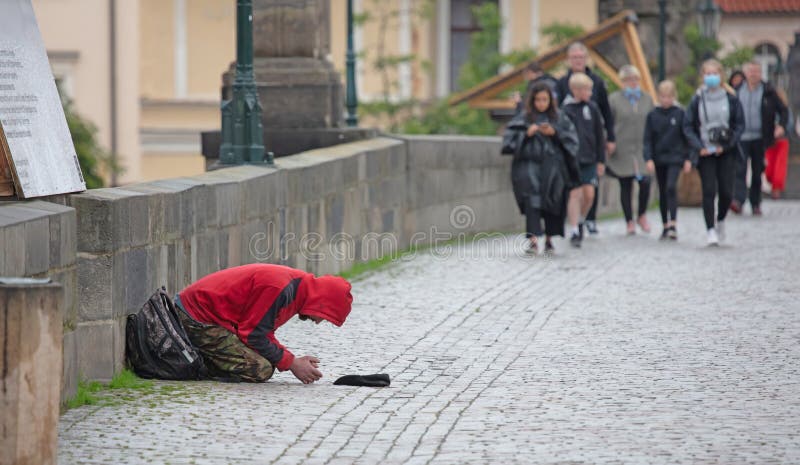 Old man beggar begging editorial photo. Image of donation - 37666916