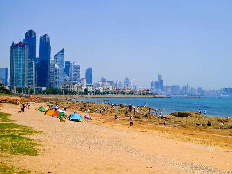 Praia De Banho Da Cidade De Qingdao Foto de Stock Editorial - Imagem de ...