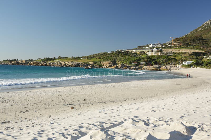 Praia de Cape Town imagem de stock. Imagem de onda, nuvens - 27456633