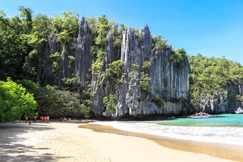A Praia De Puerto Princesa, Filipinas Foto Editorial - Imagem de ...