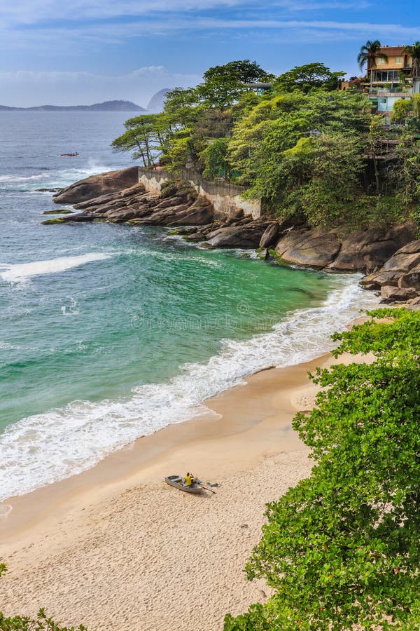 Praia De Rio De Janeiro E Linha Da Costa Foto de Stock - Imagem de ...