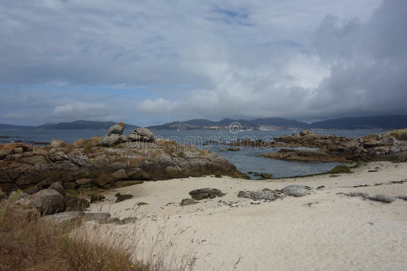 Praia de Samil, Vigo Spain foto de stock. Imagem de ondas - 79548072