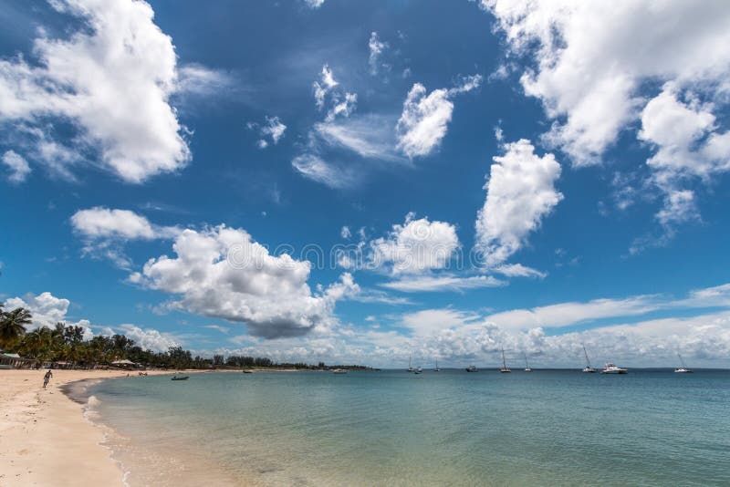 Praia Do Paraíso De Pemba, Moçambique Norte Imagem de Stock - Imagem de ...