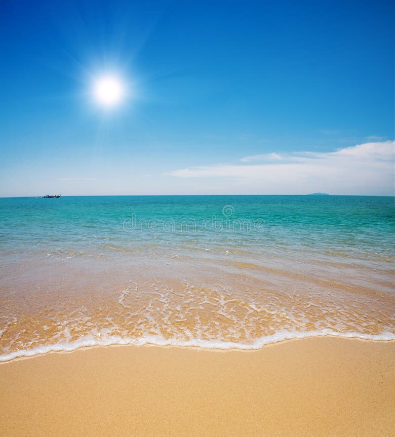 Praia e mar foto de stock. Imagem de ensolarado, oceano - 16296138