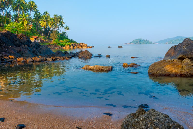 Praia em Goa sul foto de stock. Imagem de litoral, clima - 64464944