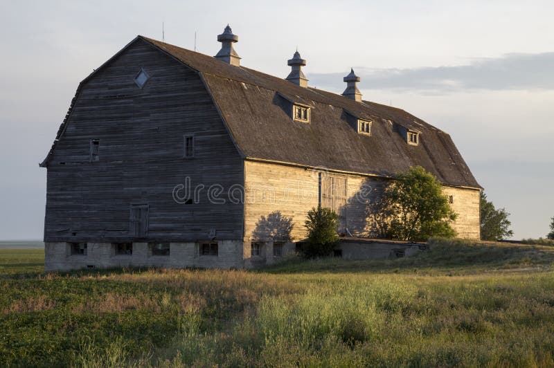 Prairie Barn Saskatchewan stock image. Image of agriculture - 101890489