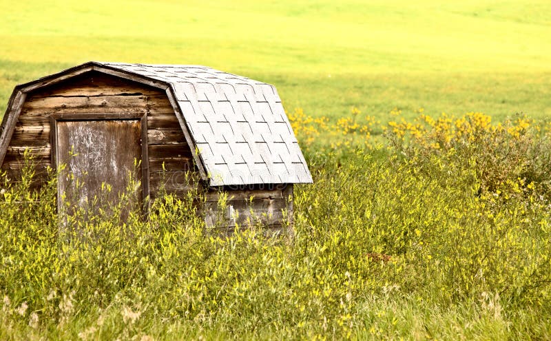 Prairie Barn Saskatchewan stock image. Image of farmland - 101890035