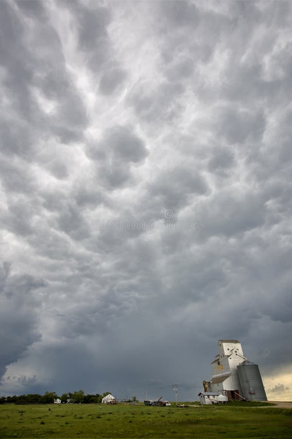 Prairie Storm Clouds Canada Stock Photo - Image of dark, severe: 162996438