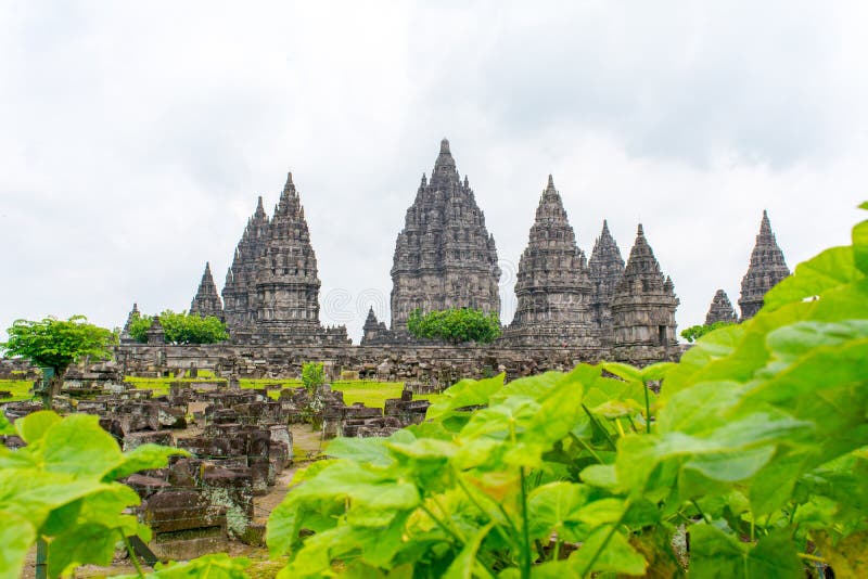 Prambanan Tempel stockfoto. Bild von tempel, reise, bügel - 116586198