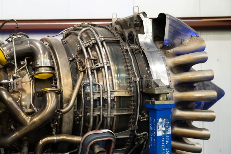 Pratt & Whitney PW6000 Turbofan Engine from the Airbus A318 Editorial ...