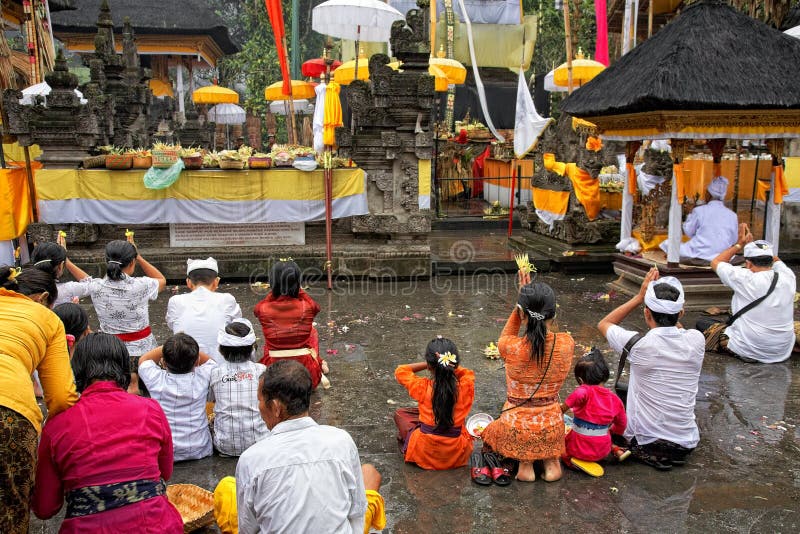 Prayers at Puru Tirtha Empul Temple, Bali Editorial Photo - Image of ...
