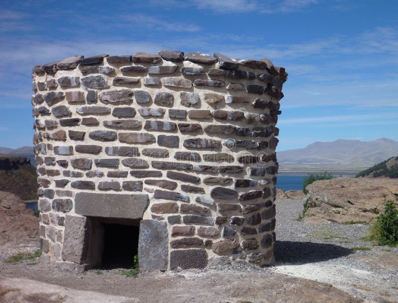 Pre-incan Burrial Site Sillustani with Chulpas Stock Photo - Image of ...
