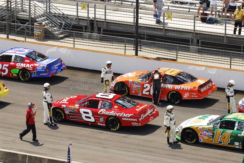 Pre-Race Line up editorial photography. Image of bricks - 4958062