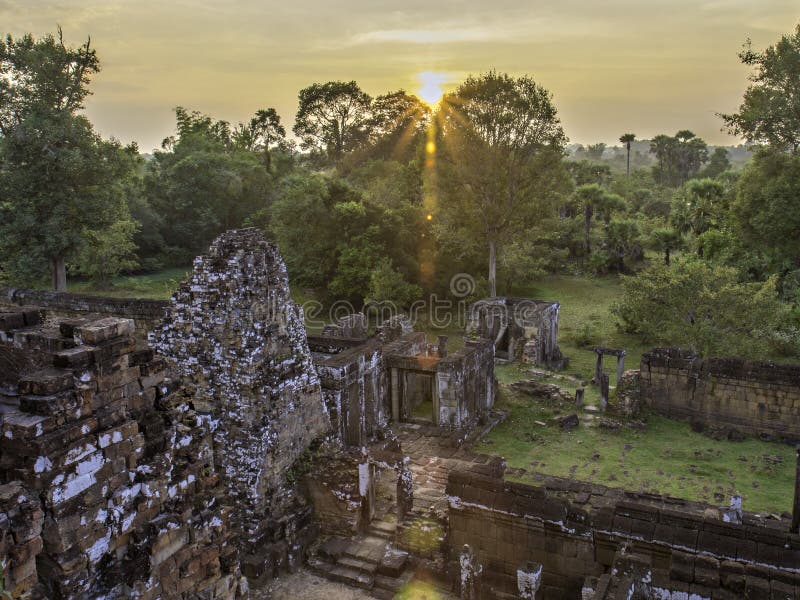 Pre Rup sunset 1 stock image. Image of steps, ruin, stone - 37675571