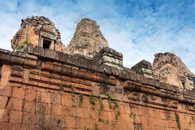 Pre Rup Temple Ruins and Wall Stock Image - Image of ruin, famous ...