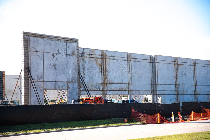 Precast Concrete Wall Panels, Prefabricated Mega Warehouse Building ...