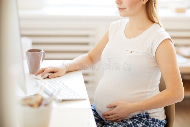 Pregnant Woman Using Computer Stock Image - Image of happy, portrait ...