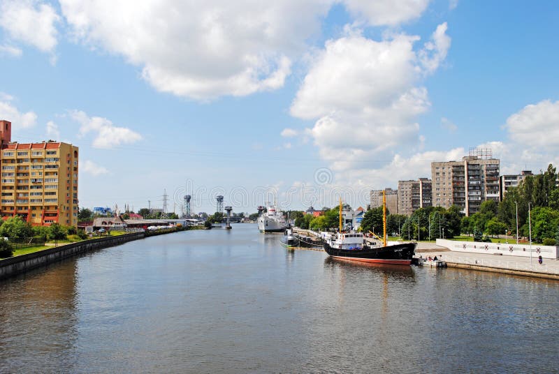 KALININGRAD, RUSSIA. Festive Scenery at Victory Square in the Winter ...