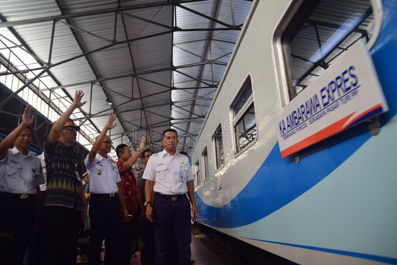 A Premier Da Viagem De Trem Expresso De Ambarawa Imagem Editorial ...