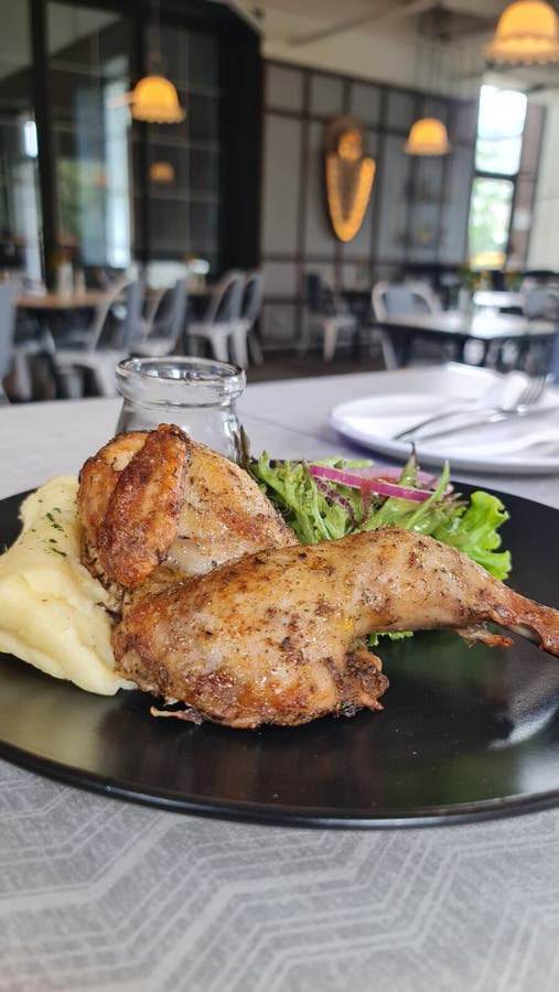 Premium Delicious Roasted Chicken Stock Photos - Free & Royalty-Free ...