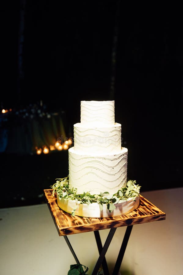Premium Square Form Wedding Cake Three Floors at the Evening Ceremony ...