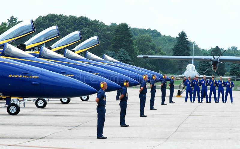 Preparando per il decollo fotografia stock editoriale. Immagine di volo ...