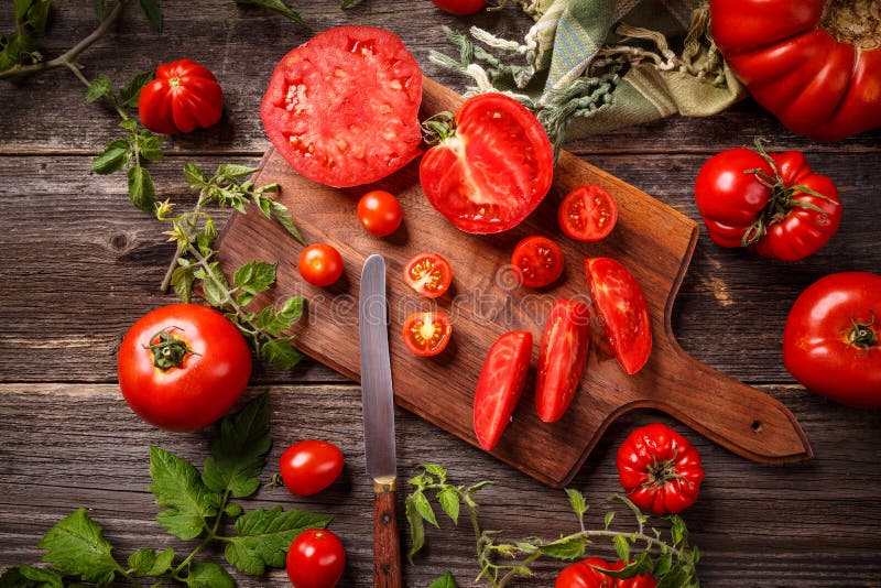 Fresh red sliced tomatoes stock image. Image of slice - 125500265