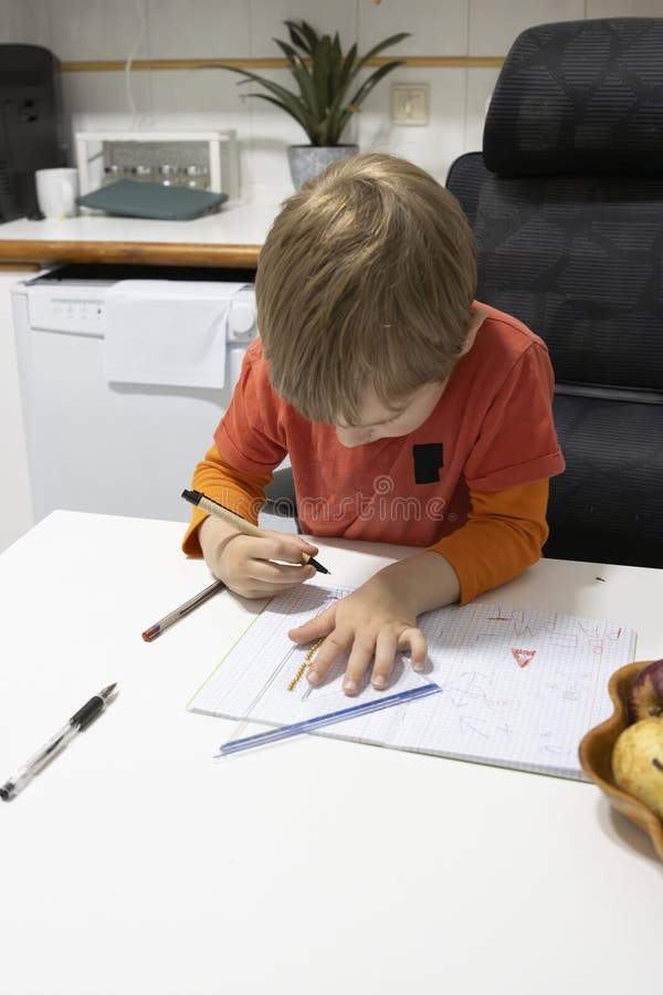 186 Child Using Ruler Stock Photos - Free & Royalty-Free Stock Photos ...