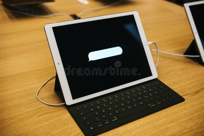 Berlin, December 12, 2017: Presentation of the New Advanced Tablet Ipad ...