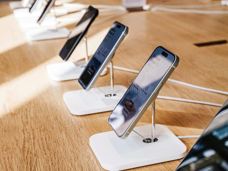 Presentation of the New Apple Computers IPhone, Featuring Hero Objects ...