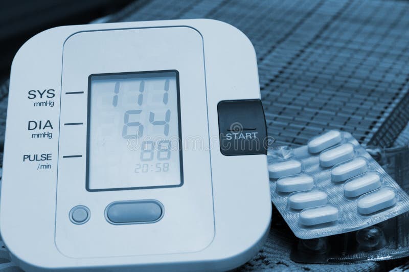 Presión arterial y pulso imagen de archivo. Imagen de monitor - 32405787