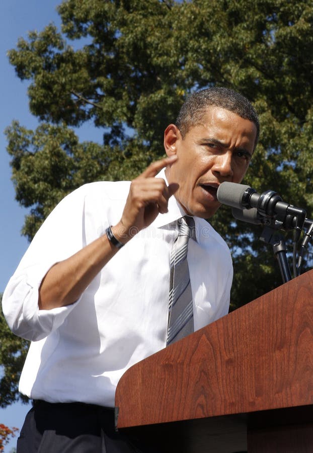 President Barack Obama editorial stock image. Image of pointing - 29352174