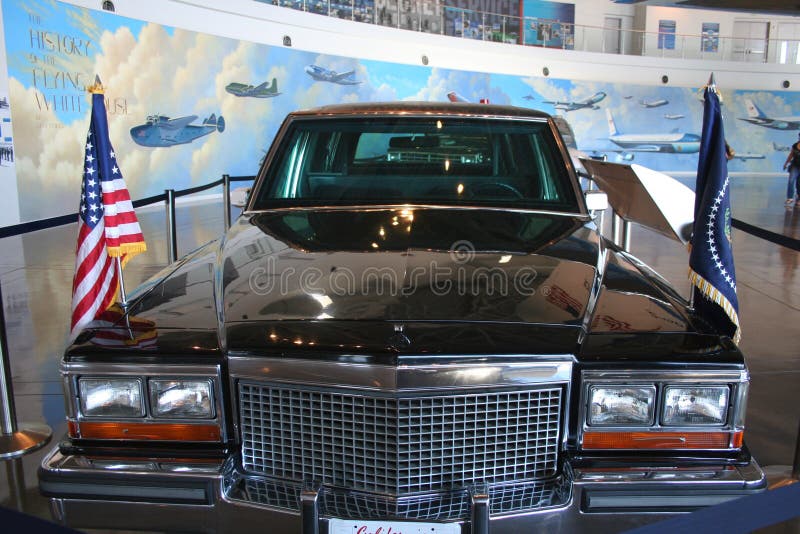 Presidential Limo editorial photo. Image of lights, windshields - 34559461