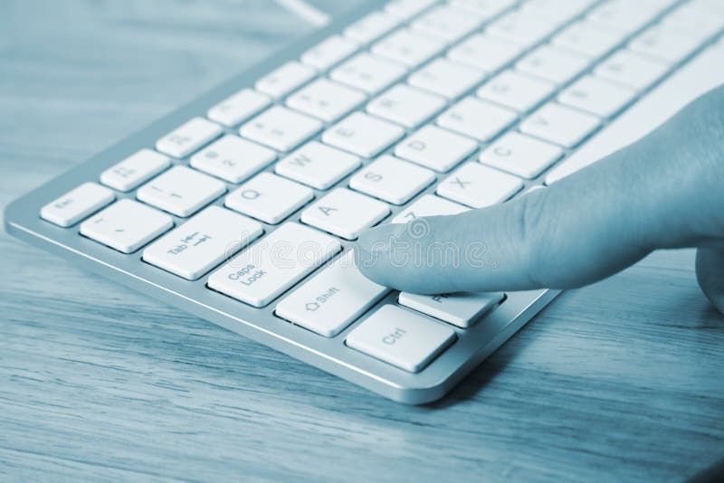 Presionar el botón derecho imagen de archivo. Imagen de digital - 24423641